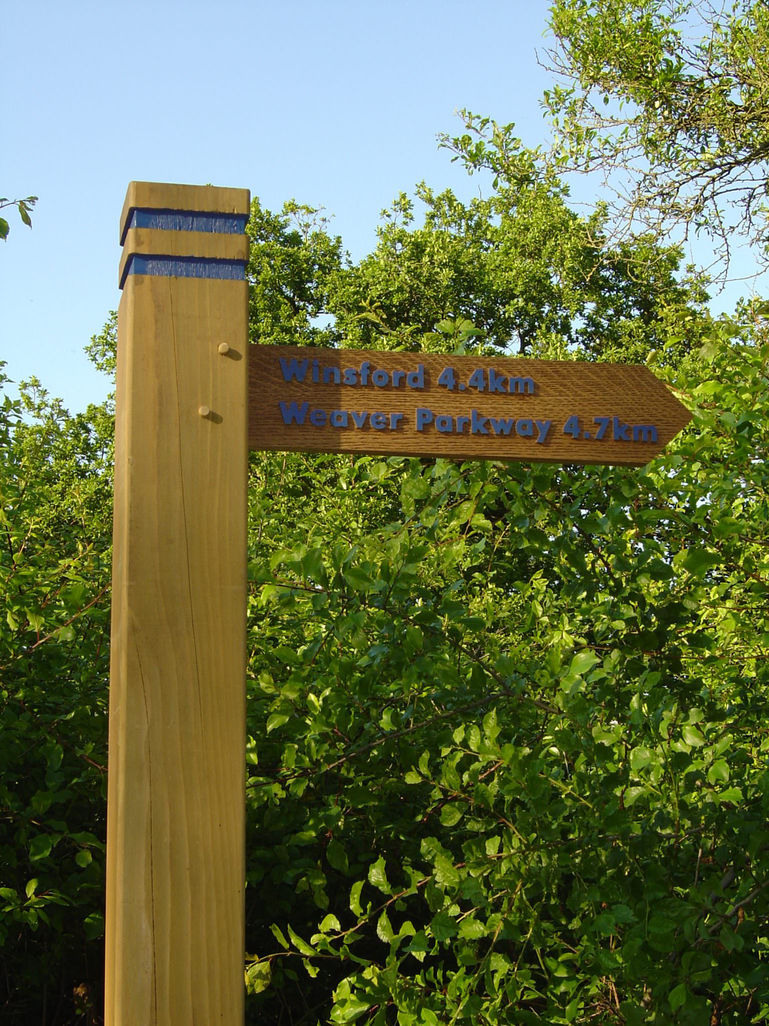 Finger Post Signs, Bollards & Other Directional Signage