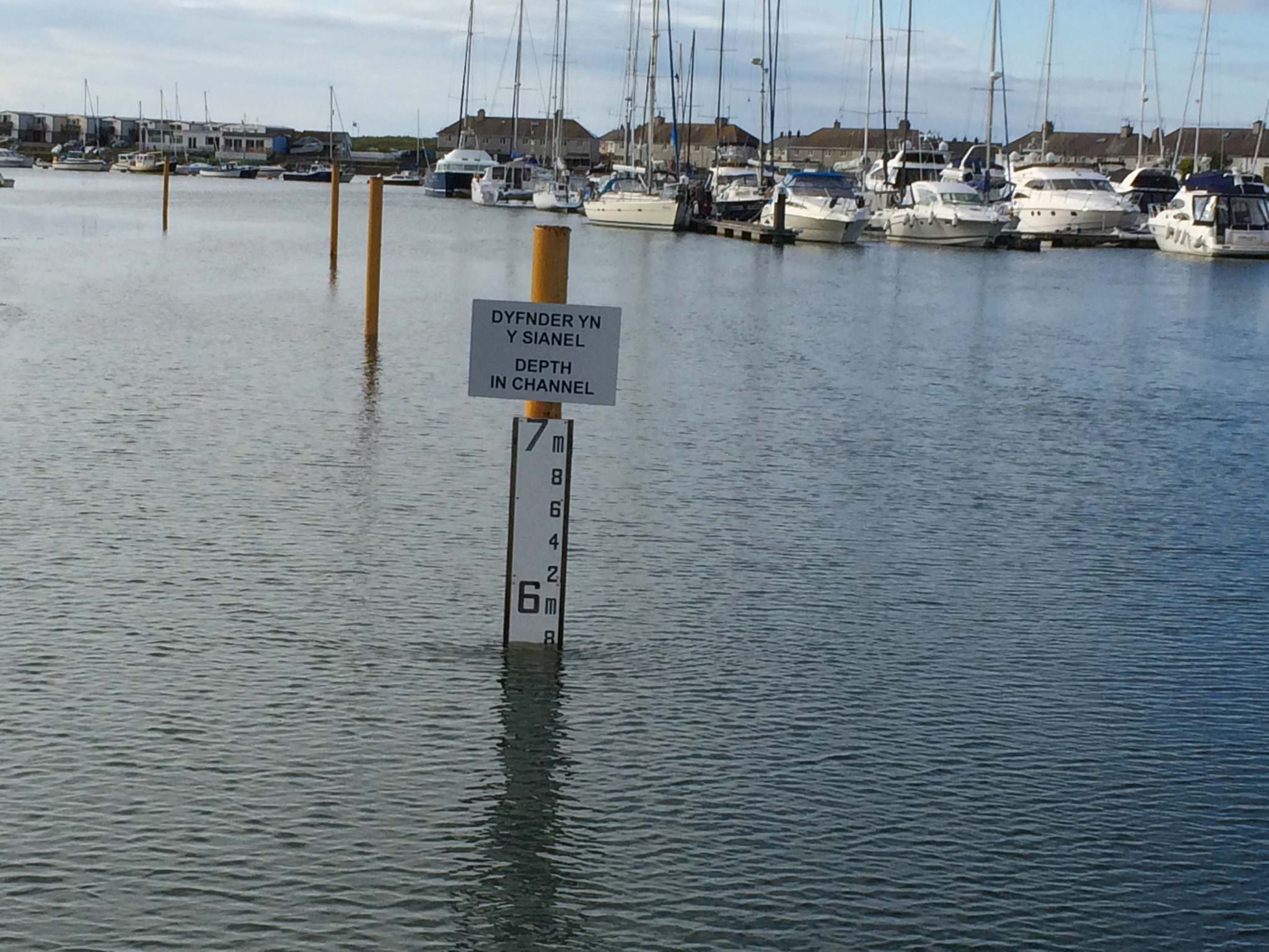 Water Depth Gauge boards to measure rivers, reservoirs, ports, marinas
