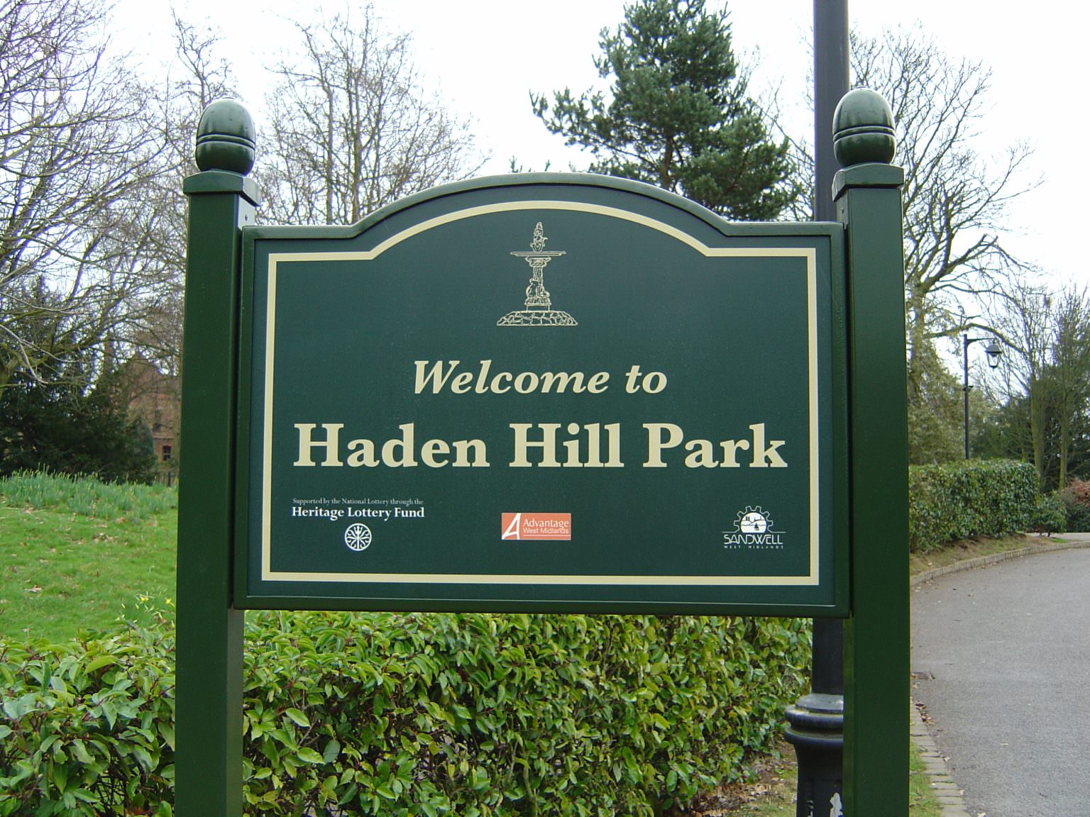 Signs for parks and public open spaces - Entrance, interpretation