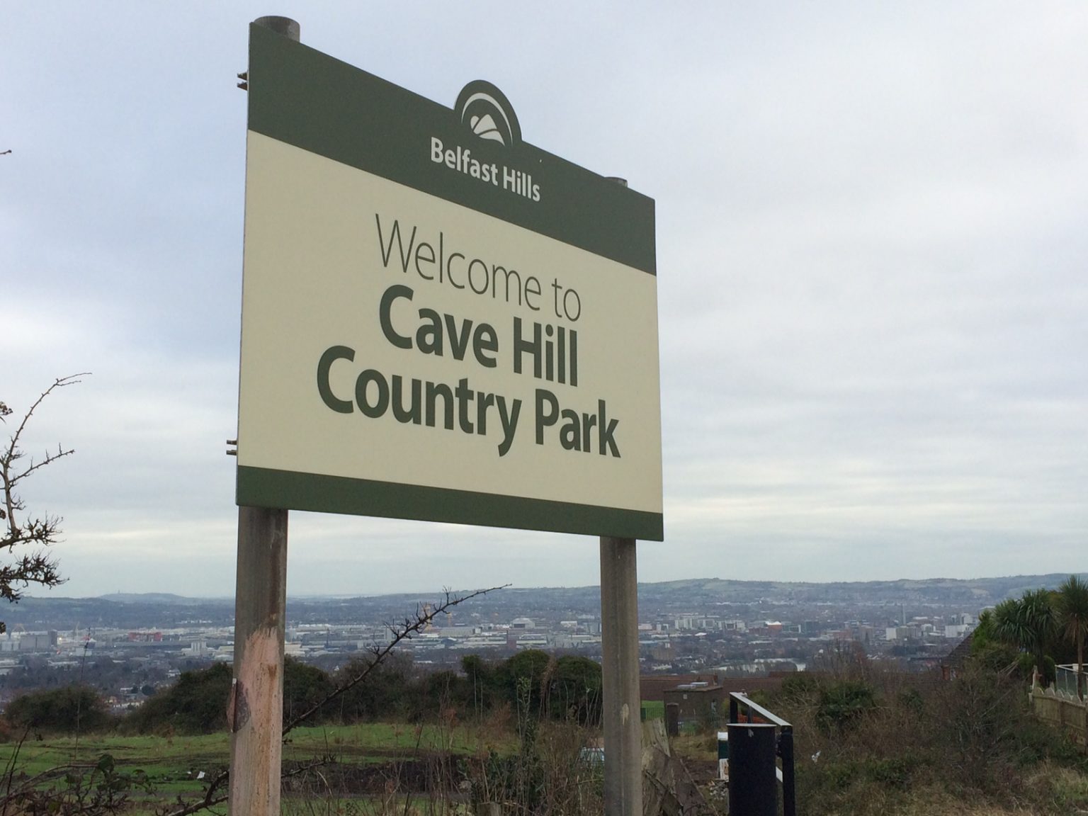Signs for parks and public open spaces - Entrance, interpretation